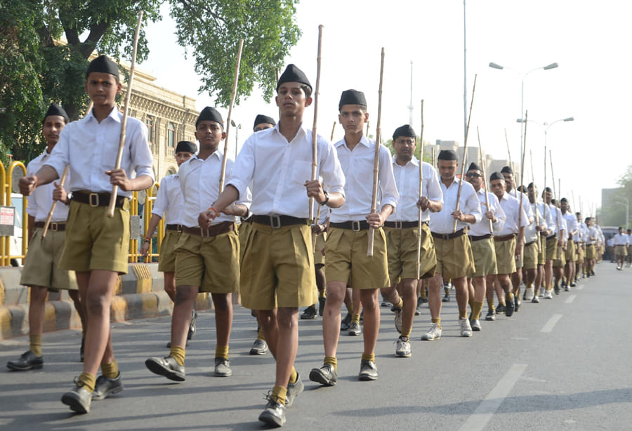 Rss New Uniform - विजय दशमी तक सामने आएगा संघ का नया गणवेश - Amar Ujala ...