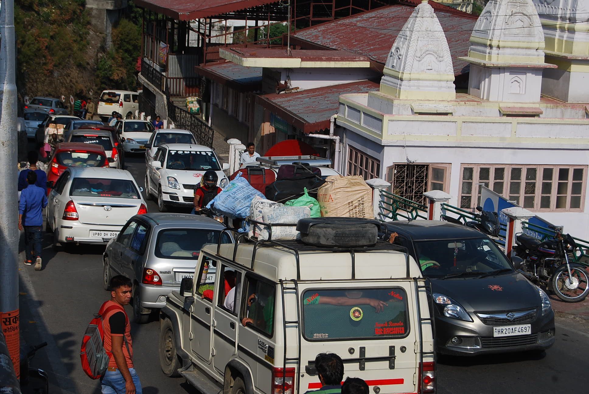 Traffic Jam In Mussoorie And Kempty. - पर्यटन नगरी मसूरी और कैंपटी में ...