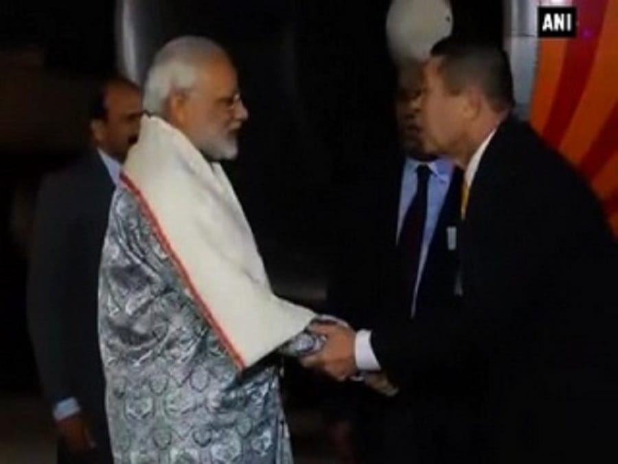 Watch: Pm Modi Tries His Hand At Playing Drums - देखिए, प्रधानमंत्री ...