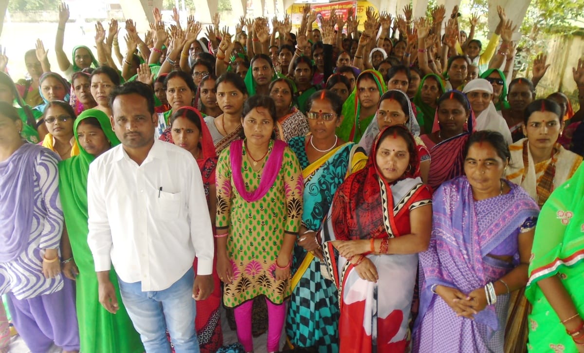 Anganwadi Workers Reached Lucknow - आंगनबाड़ी कार्यकर्ता लखनऊ पहुंची ...