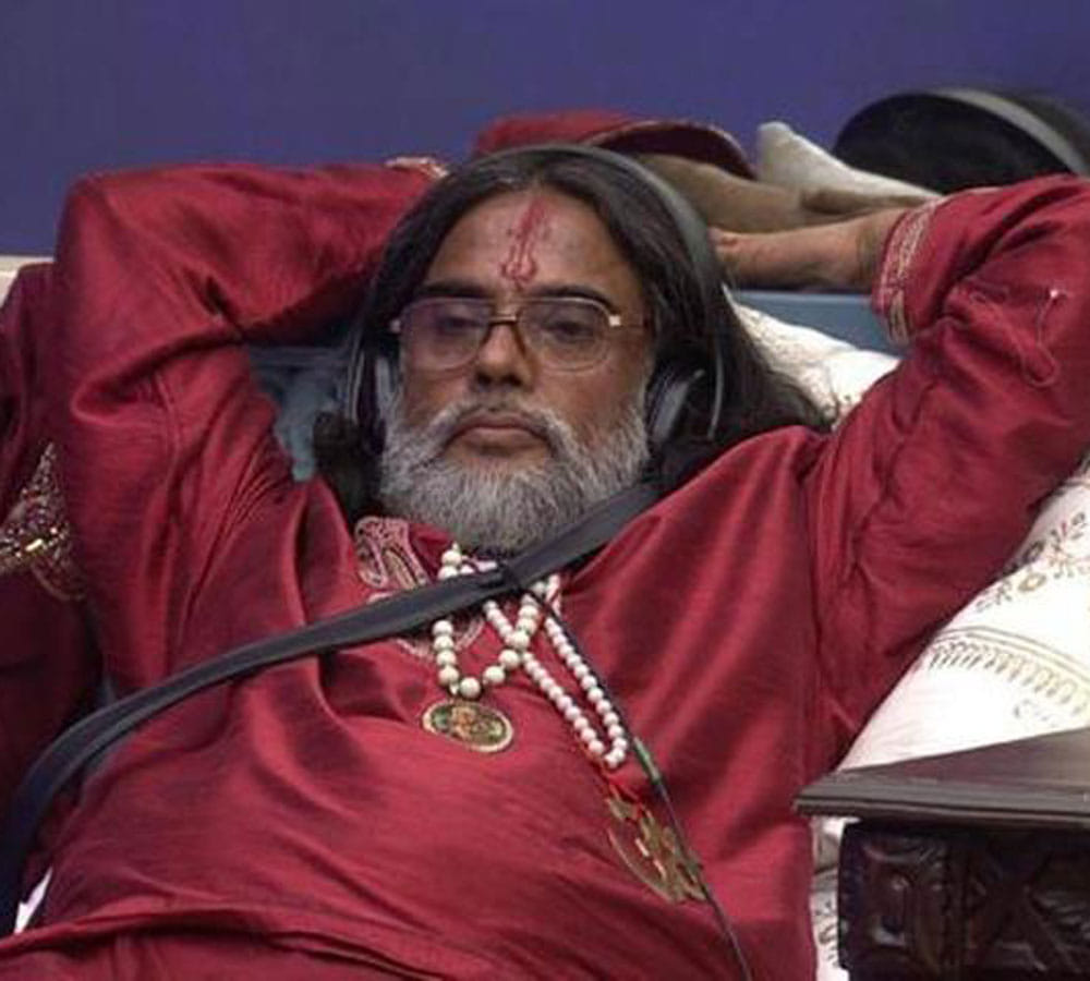 Serious Allegations On Om Baba, Haryana News - ये क्लीन शेव और टी-शर्ट ...