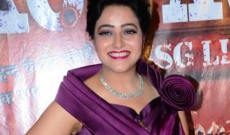 See Honeypreet Real Photos During Confrontation Of Media After Thirty ...