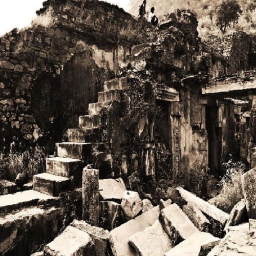 Paras Patthar In Raisen Fort - इस किले में छिपाया हुआ है 'पारस पत्थर ...