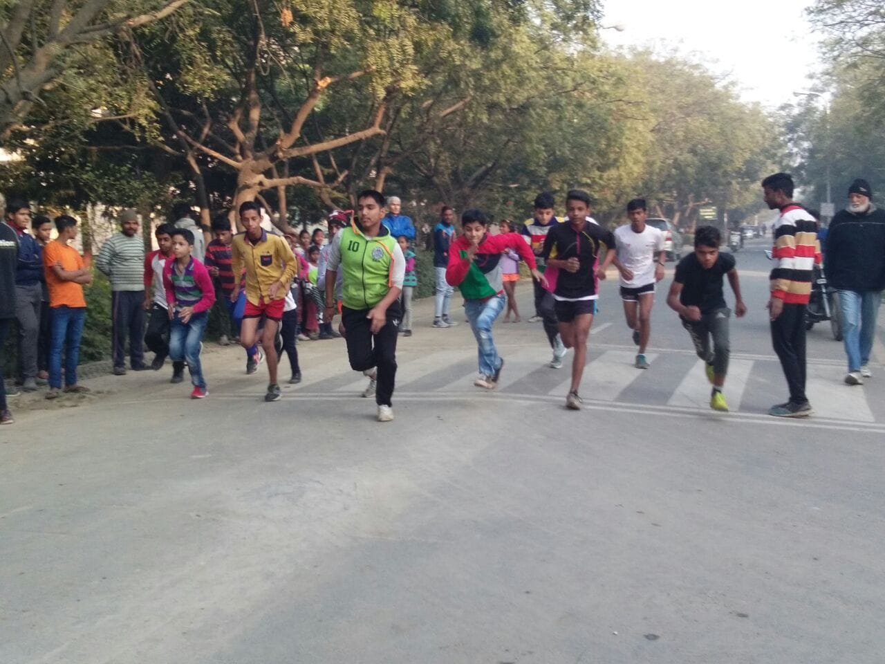 नोएडा स्टेडियम में आयोजित हुआ मैराथन का आयोजन - Marathon Organised In ...