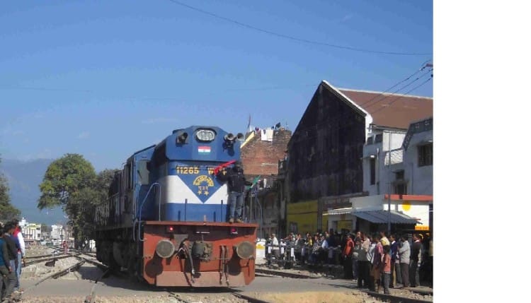 Tantakpur Reached The Engine With The Hope Of Rail Service - रेल सेवा ...