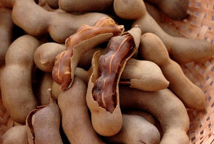 Tamarind Face Pack For Instant Glow And Flawless Skin - घर पर इस तरह ...