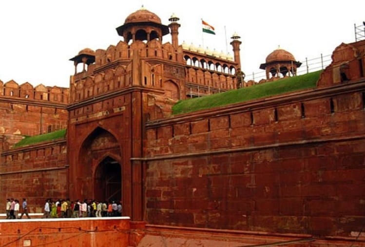 After Adoption Of Red Fort A Battle Of Power And Domination Has Started ...