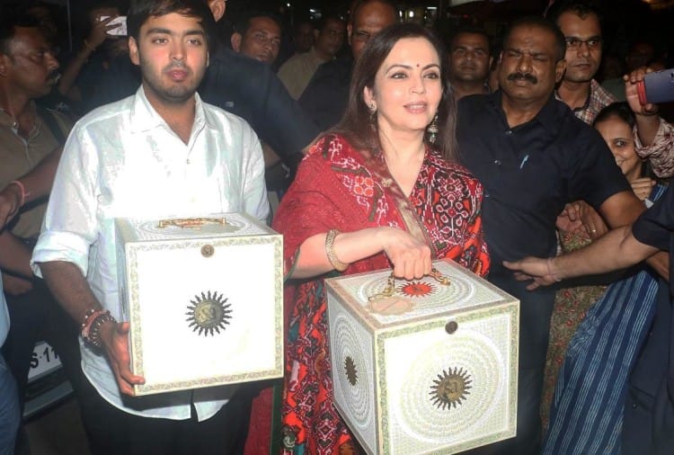 Nita Ambani Invited Siddhivinayak For His Akash Ambani, Shokla Mehta's ...