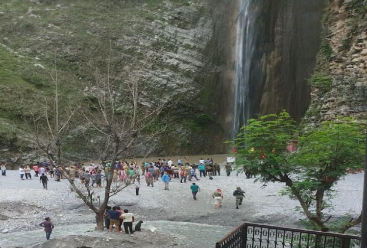 Landslide Hits In Sehar Baba Waterfall Jammu Kashmir People Have ...