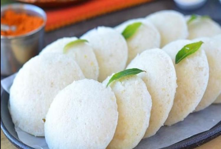 Idli Vendor At The Railway Station In Mumbai Uses Toilet Water, Video ...