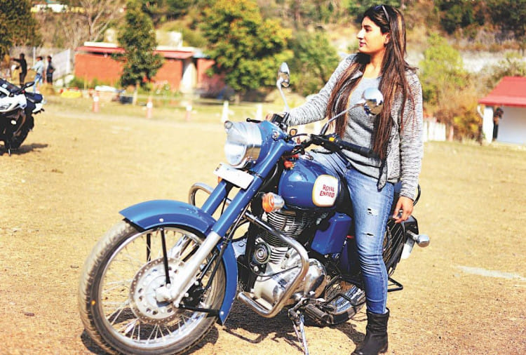 ‘बुलेट गर्ल’ ने पूरा किया सपना - Bullet Girl Full Filled Her Dream ...