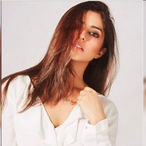 Over 60 Years Dharmendra Daughter Ajeeta Deol And Vijeta Deol Stay Away ...