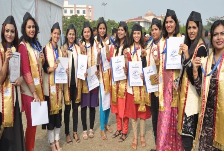 Doon University First Convocation 42 Girls Students Got Gold Medal ...