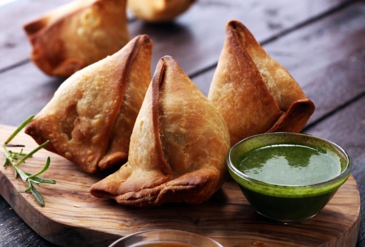 How The Samosa Came To India Know Interesting Facts - कैसे ईरान से भारत ...