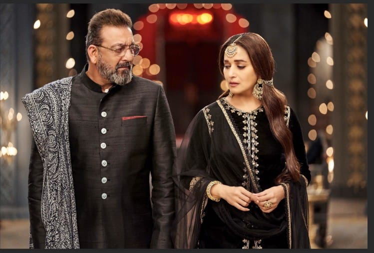 Only 2 Minute Scene With Sanjay Dutt And Madhuri Dixit In Kalank After ...
