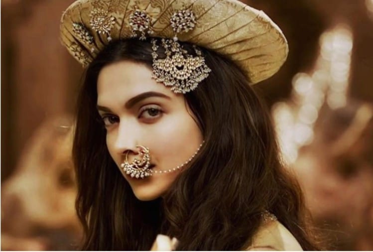 Significance Of Wearing A Nath - फैशन ही नहीं, बल्कि इस वजह से भी शादी ...