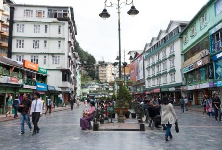 Best Shopping Destination In Sikkim Mg Road Old Market - फूलों का घर है ...