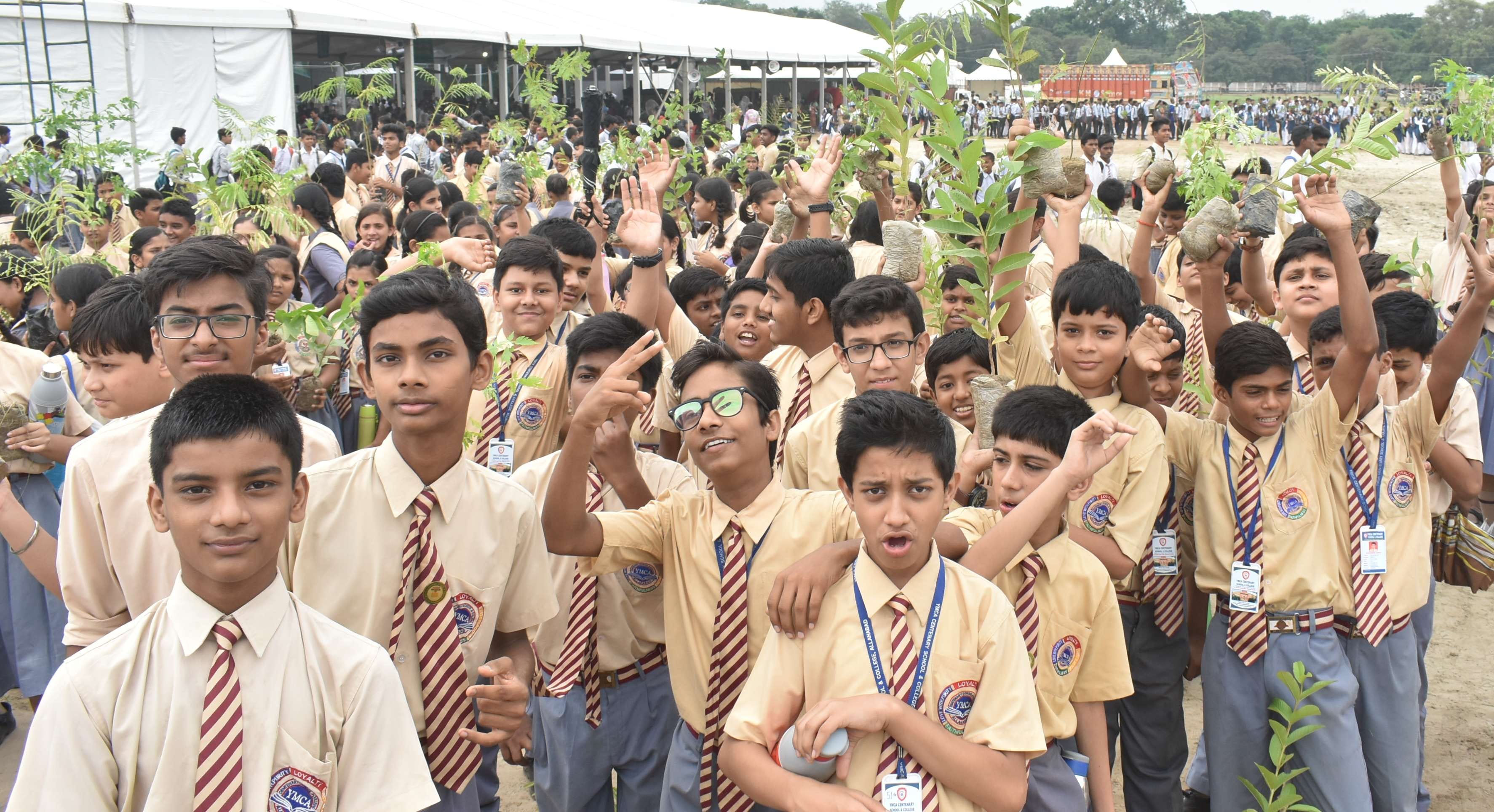 Prayagraj Set A World Record By Distributing Plants - Prayagraj News ...