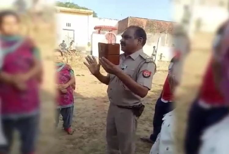 बागपत विवाद निपटाने गए दरोगा ने महिला से बोले अपशब्द वीडियो हुआ वायरल Baghpat News 