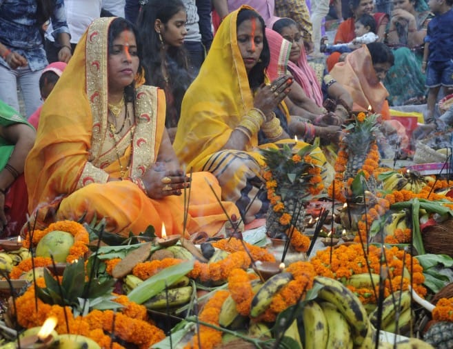 Chhath Devotees Throng To Belha Devi Ghat - डाला छठ: बेल्हा देवी घाट छठ ...