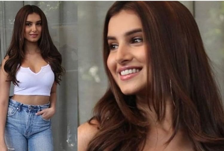 Tara Sutaria In Casual Jeans White Crop Top And Pink Heels In Marjaavan ...