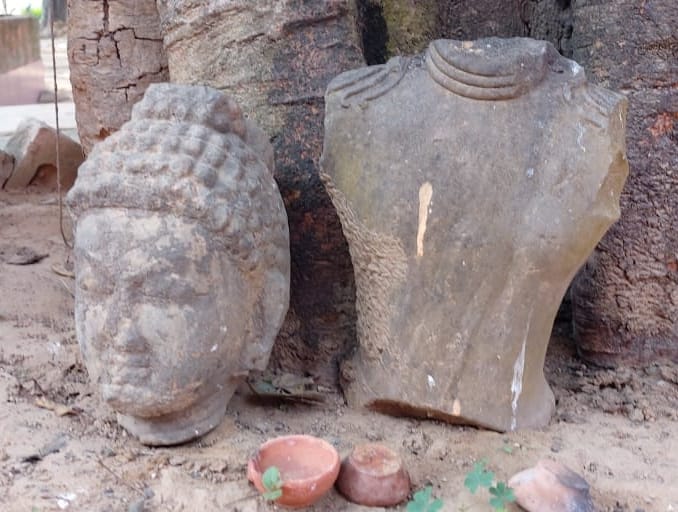 Naga Sadhvi Is Engaged In Saving The Ancient Site - Meerut News ...