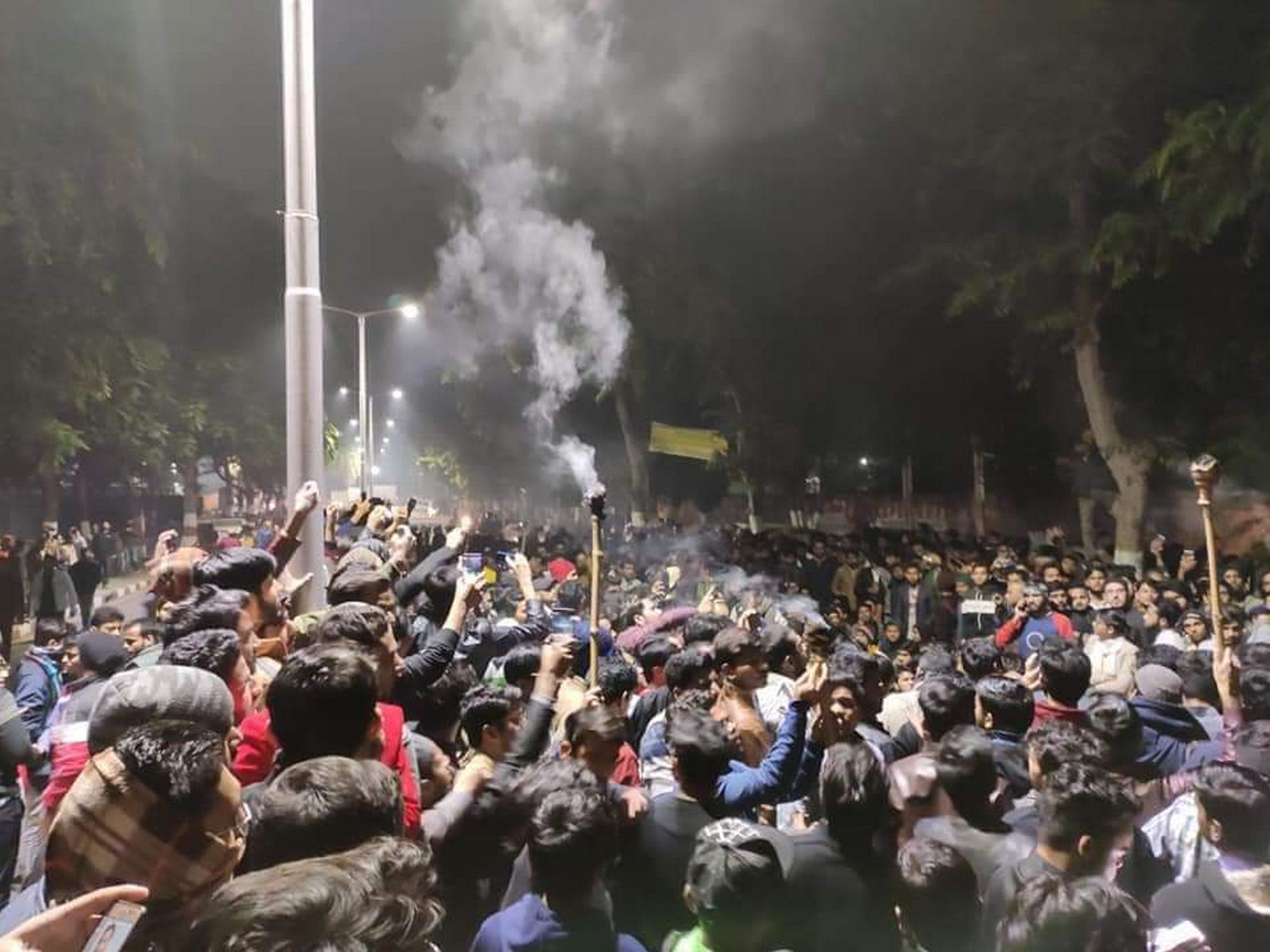 Protest Against Citizenship Amendment Bill In Amu - Aligarh News ...