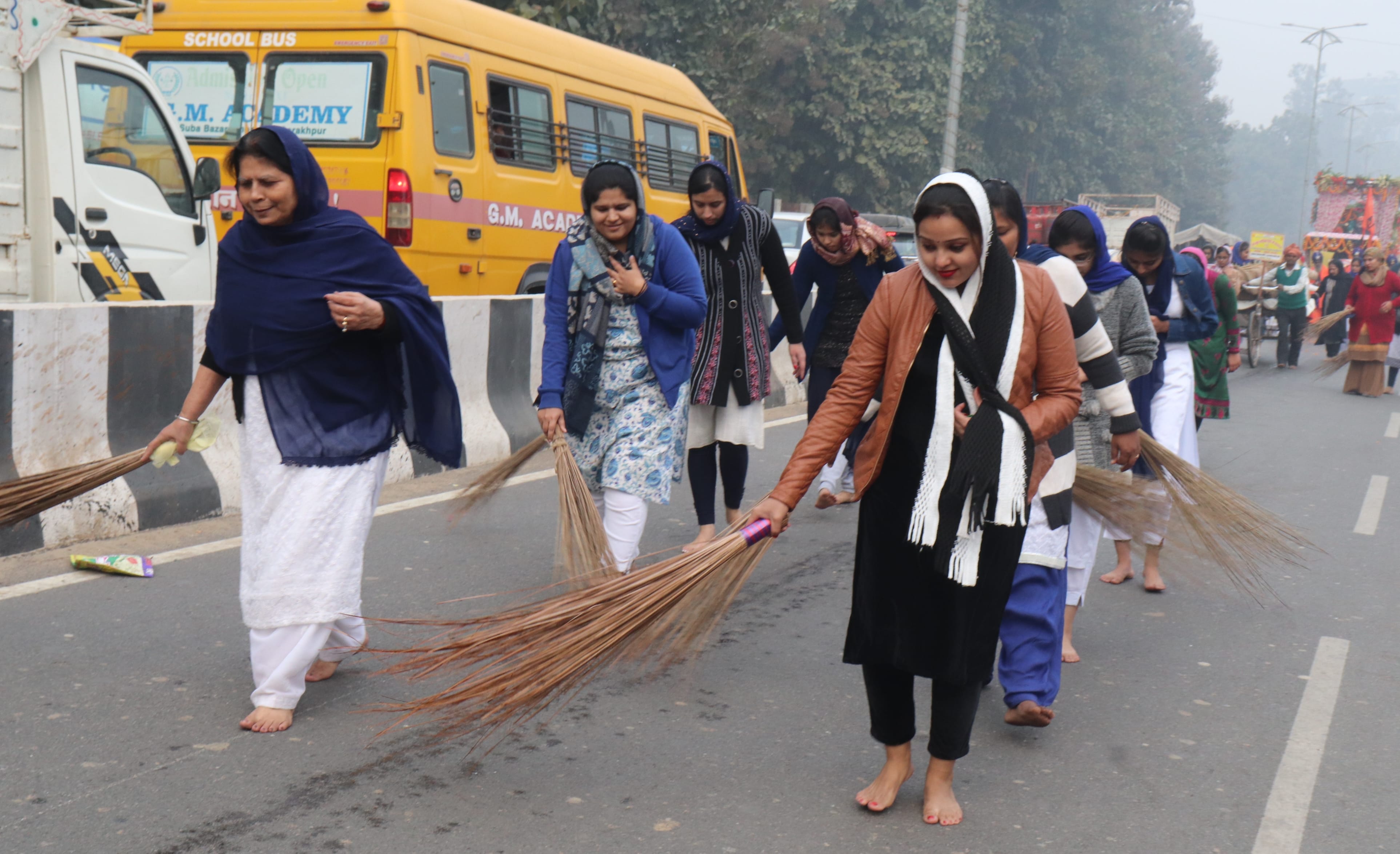 Ghatka Feats Thrilled Amidst The Buzz Of Kirtan. - Gorakhpur News ...