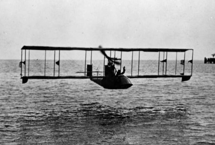 Airplane History World First Commercial Passenger Flight Journey Year ...