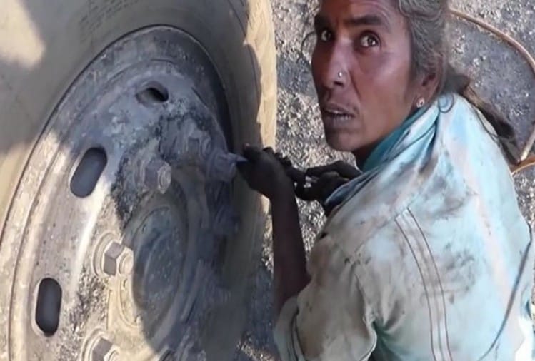 International Womens Day: 45 Year Old Woman Maina Solanki In Mandsaur ...