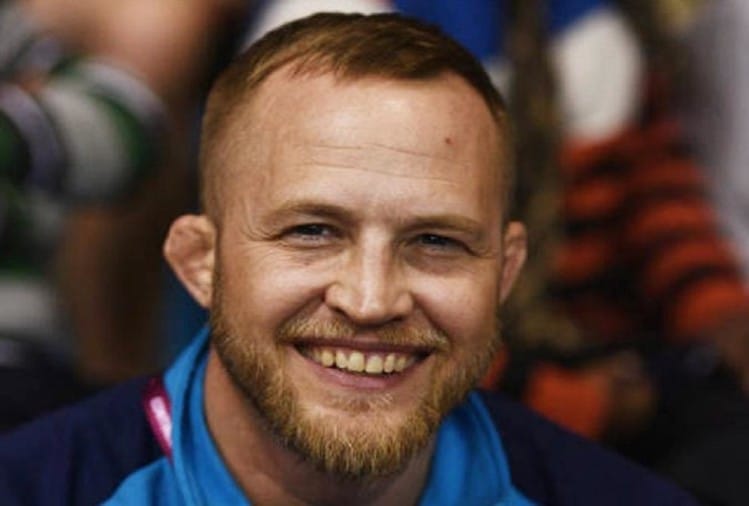 भारतीय महिला कुश्ती टीम के कोच एंड्रयू कुक लौटे अमेरिका - Sports News ...