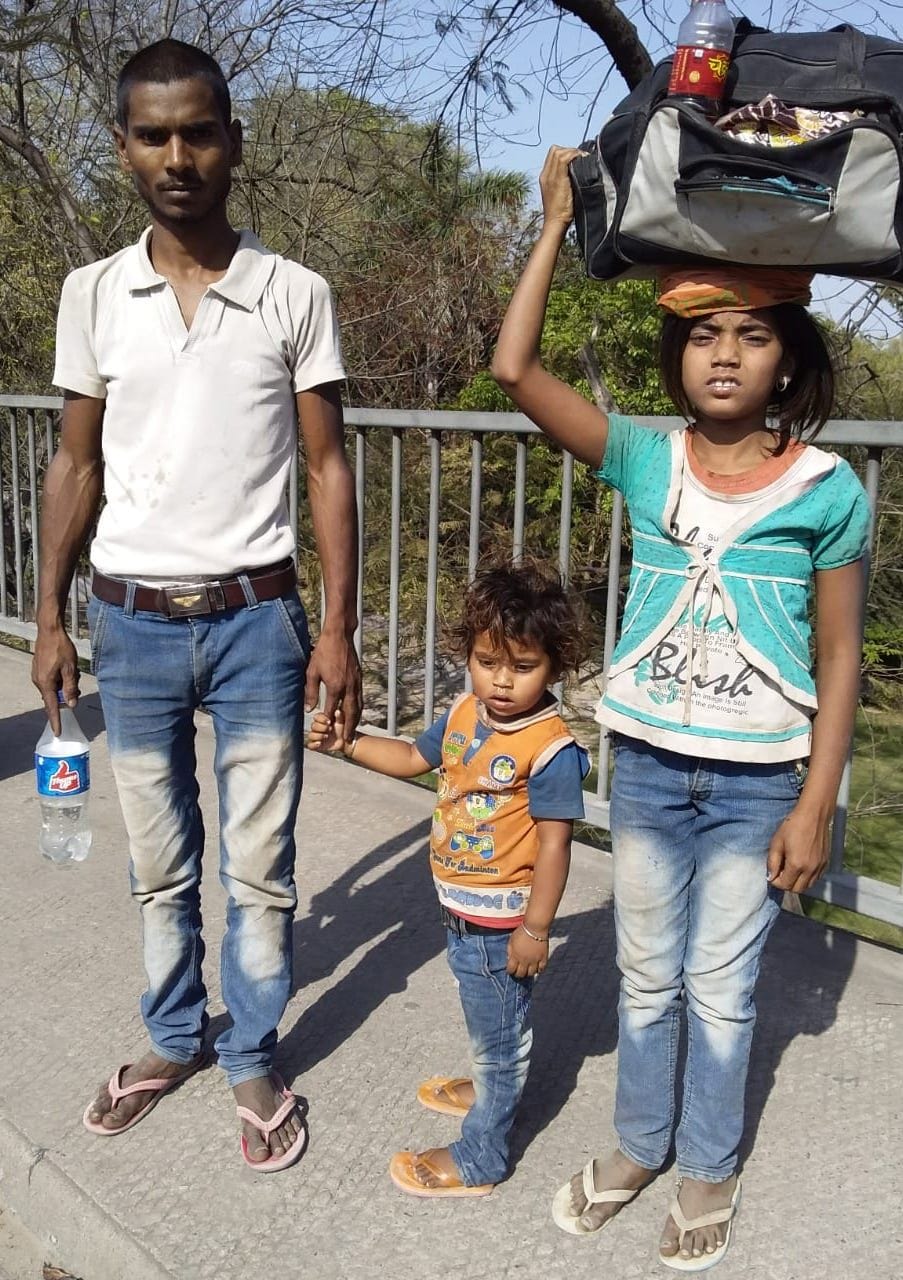 Childhood Sobbed In The Journey Of Helplessness - Prayagraj News ...