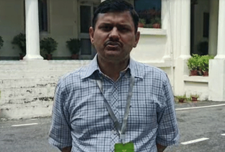 Varanasi Dm Meeting On Election Preparations Have Faith In Public And ...