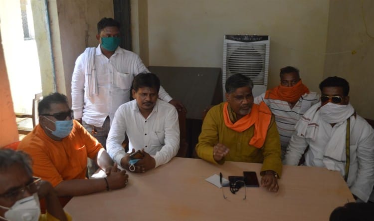 Valmiki Samaj Officers Meet With Rape Victim Family - वाल्मीकि महासभा ...