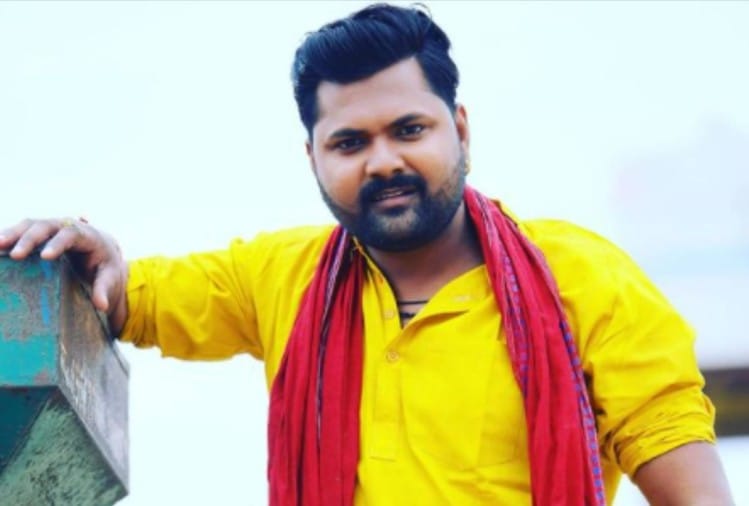 Famous Bhojpuri Singer Samar Singh Gets A Chance On A Film - नए साल में ...