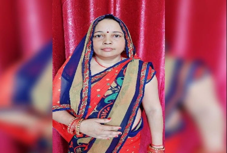 हमारे प्रधान:गलियों से स्कूल तक जलभराव को कराएंगी खत्म, महिला प्रधान की ...