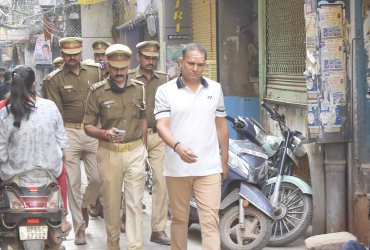 Additional Cp Of Varanasi Subhash Chandra Dubey Visit Ganga Ghat For ...