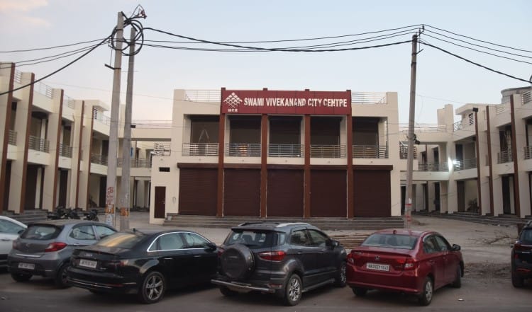 पावर हाउस पर निर्मित दुकानों की छत को किराये पर देने की तैयारी ...