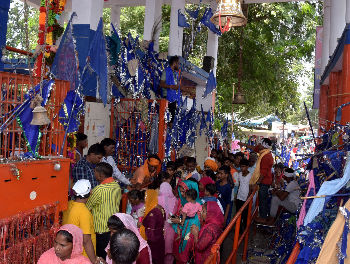 Flood Of Faith Gathered To Offer Marks And Offerings - Saharanpur News ...