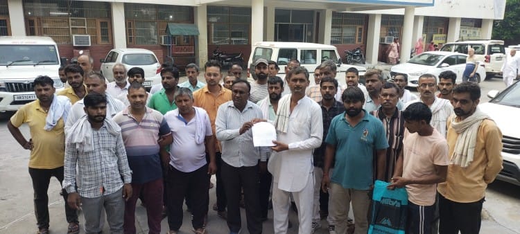 Auto Rickshaw Union Submitted Memorandum To Dc, Raised Demand To Stop ...