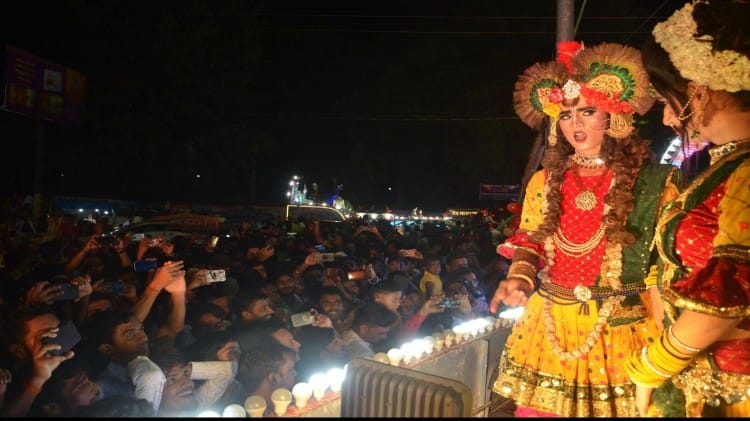 Message Of Beti Bachao-beti Padhao In Katra's Ramdal - प्रयागराज : कटरा ...