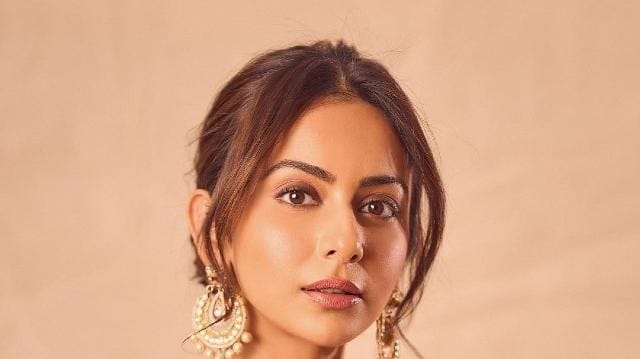 ट्रेडिशनल में रकुल प्रीत सिंह का ग्लैमरस अवतार