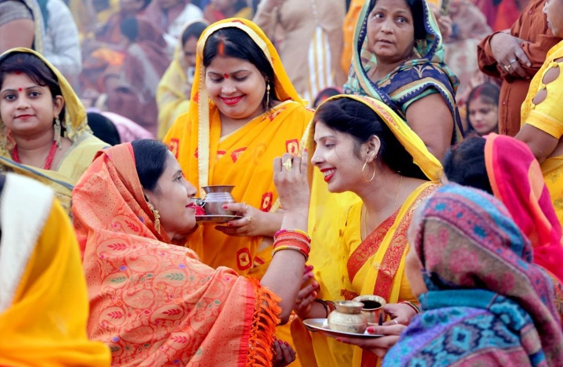 A Flood Of Faith Gathered At Belha Devi Ghat, The Honeymooners Demanded ...