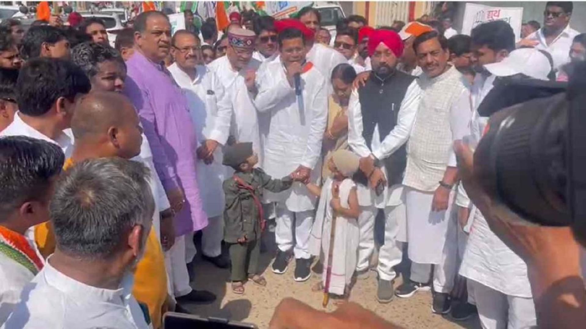 हाथ से हाथ जोड़ो अभियान शुरू: पीसीसी चीफ मरकाम बोले- भूपेश सरकार की ...