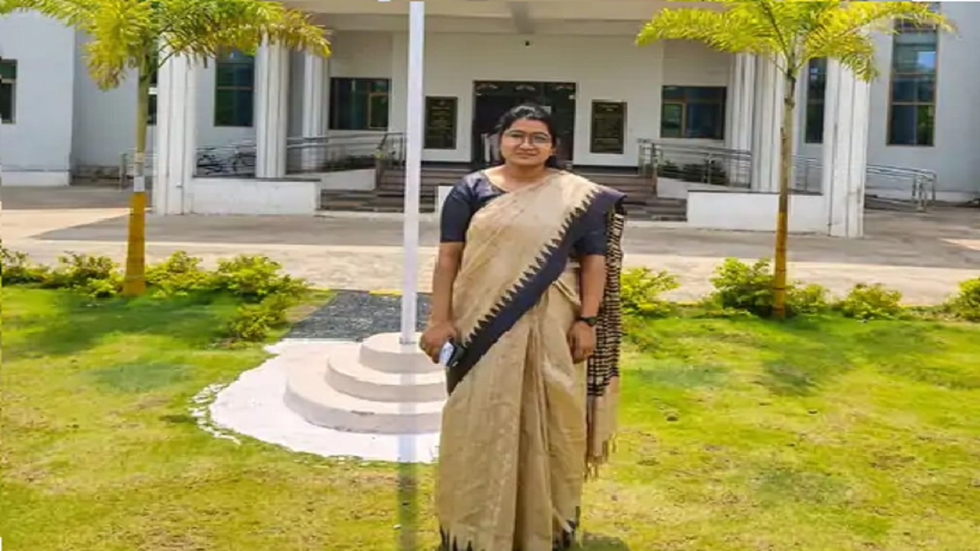 Cgpsc 2022 Topper: Sarika Became Topper Without Any Coaching, Told ...