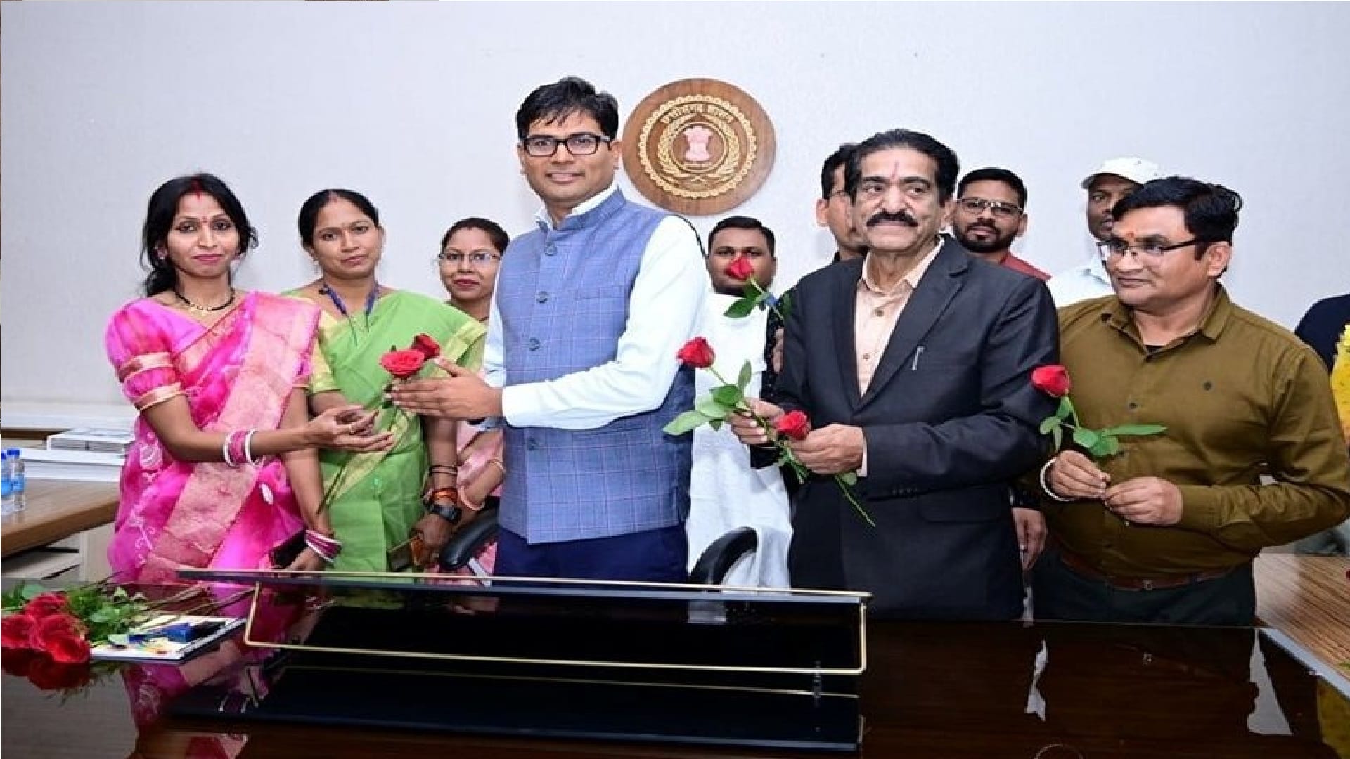 Cg: Minister Op Chaudhary And ramvichar Netam Took Charge, Said- Always ...