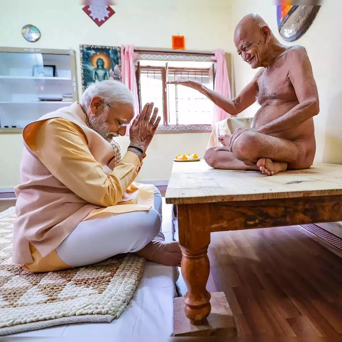 Jain Acharya Vidyasagar Ji Maharaj a laissé son corps sur la montagne Chandragiri Rajnandgaon ...