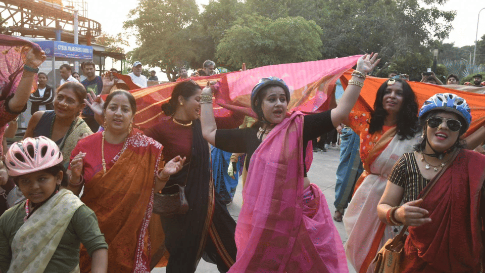 Women Wearing Saree And Ride Bicycles Chandigarh Cycle Giri Group Took ...