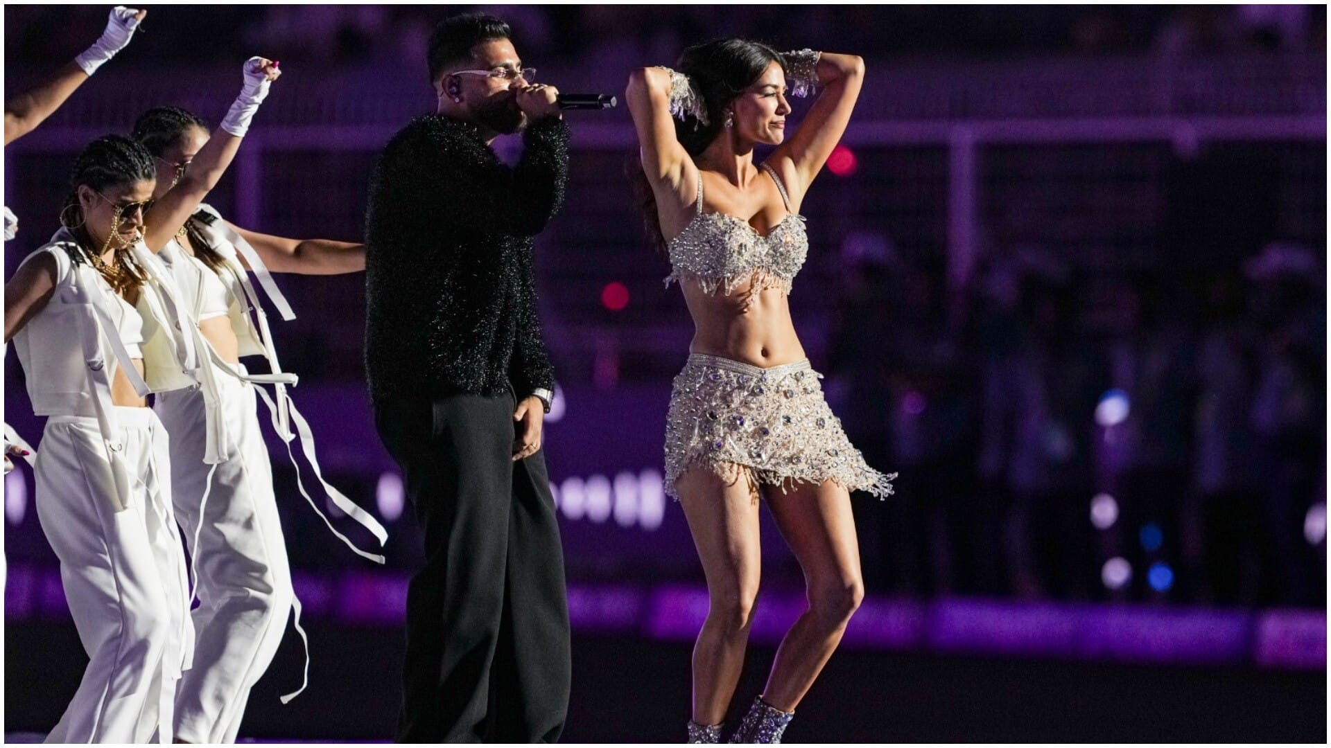 Disha Patani Ipl 2025 Opening Ceremony Dance Performance Photos Kkr Vs ...