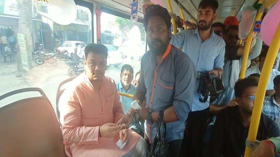 E-bus Starts From Atrauli To Aligarh - Aligarh News - Aligarh News ...